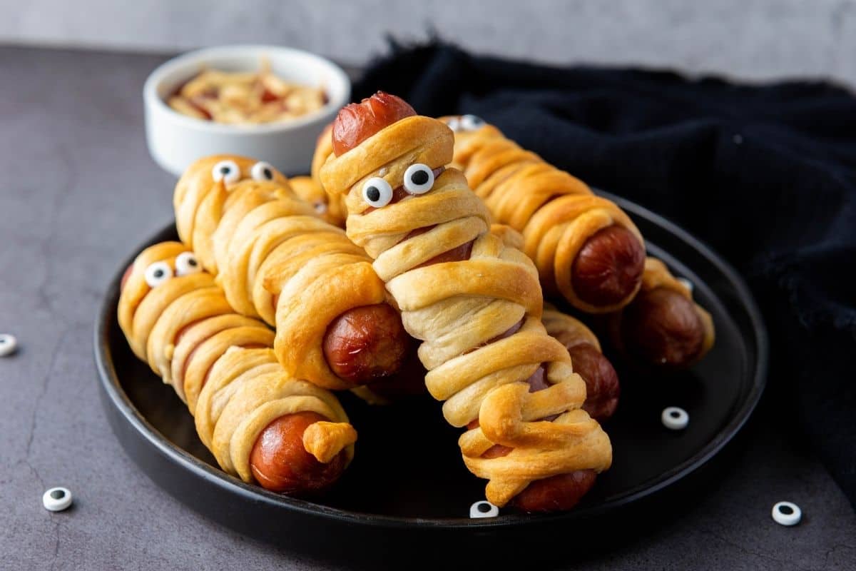 9 Spooky Foods That Will Be the Star of Your Haunted House Bash